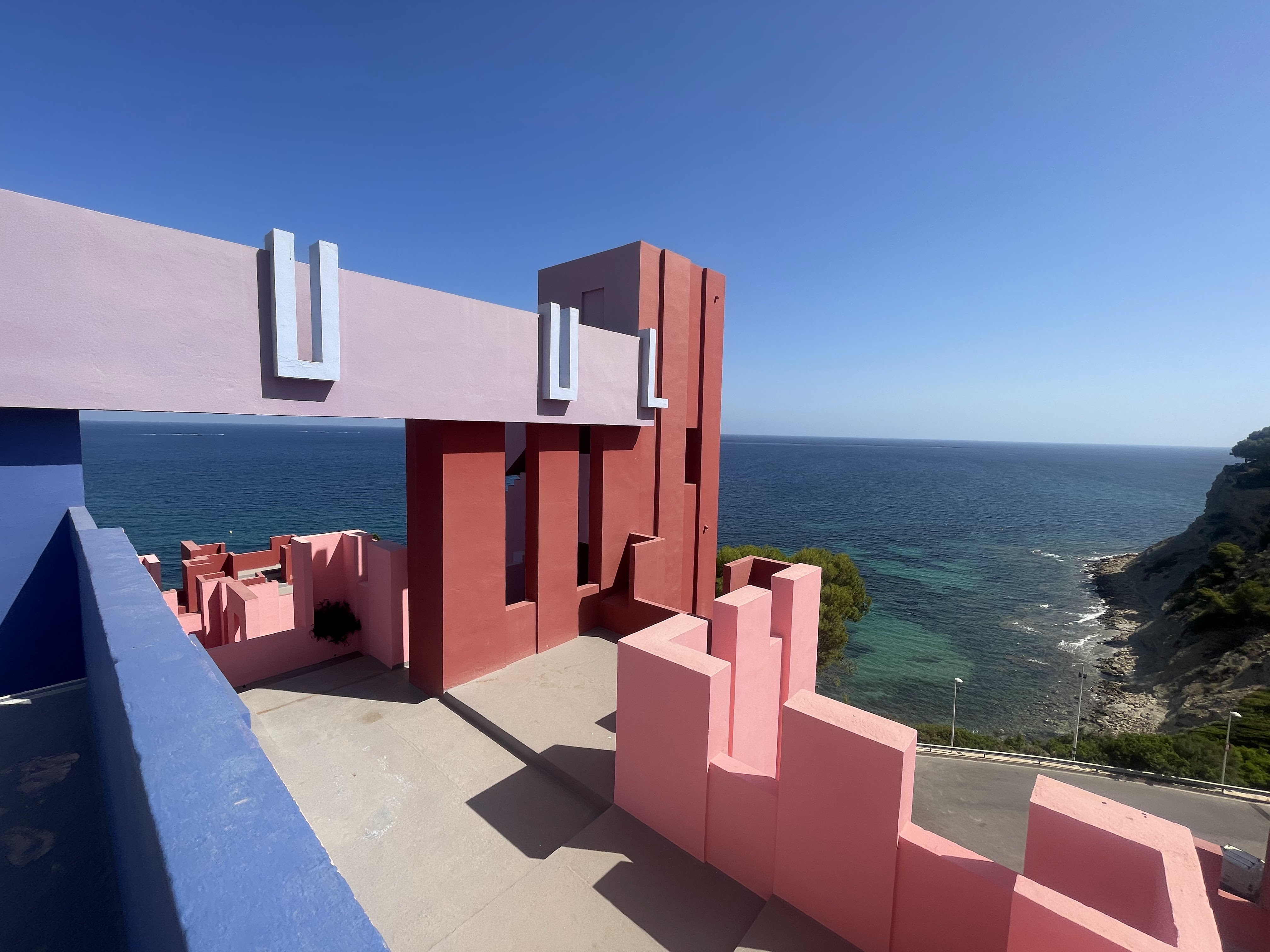 Ricardo Bofill: Calpe - ფოტომოგზაურობა ბოფილის სამყაროში - AT